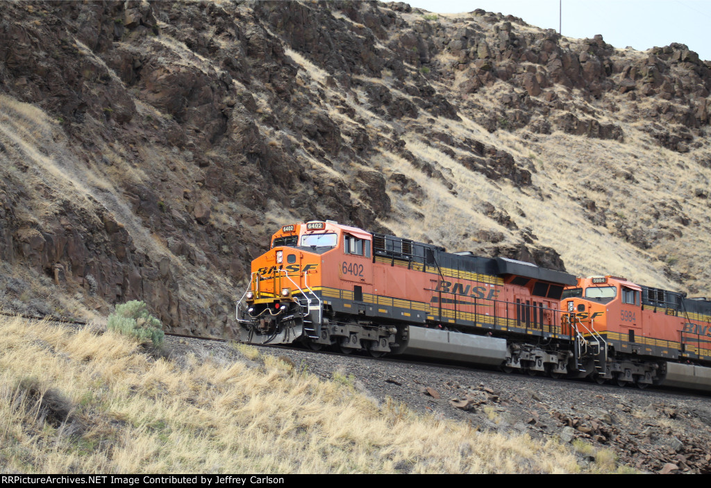 BNSF 6402